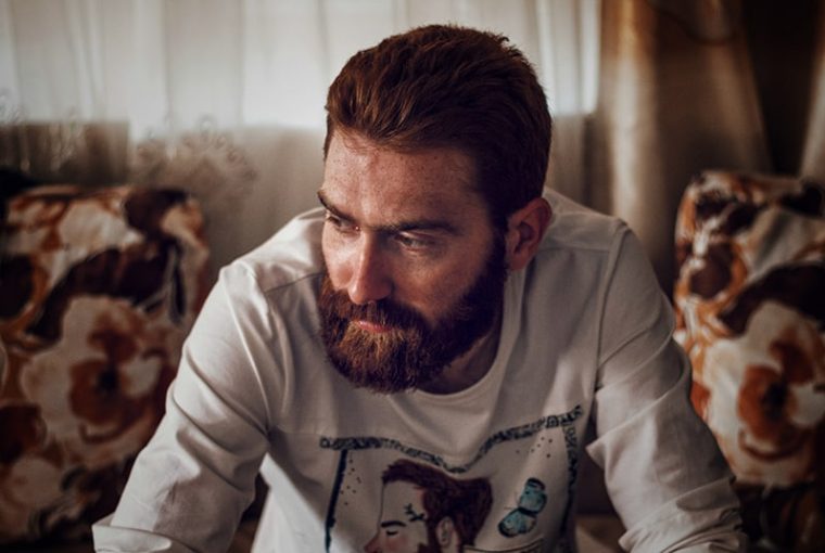 Mythe de l'homme alpha : comment devenir un mâle alpha charismatique