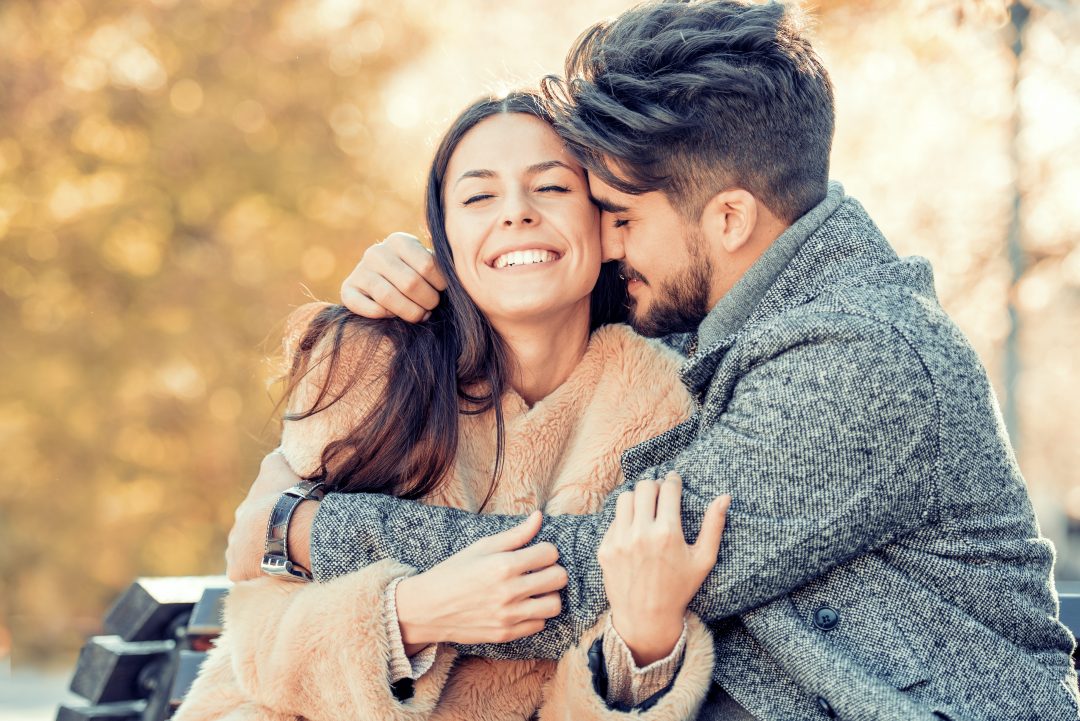 Comment savoir si elle m'aime : 26 Signes révélateurs