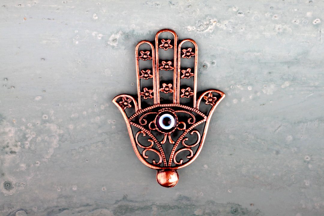 Symbole de protection : 10 Emblèmes magiques pour vous protéger du mal