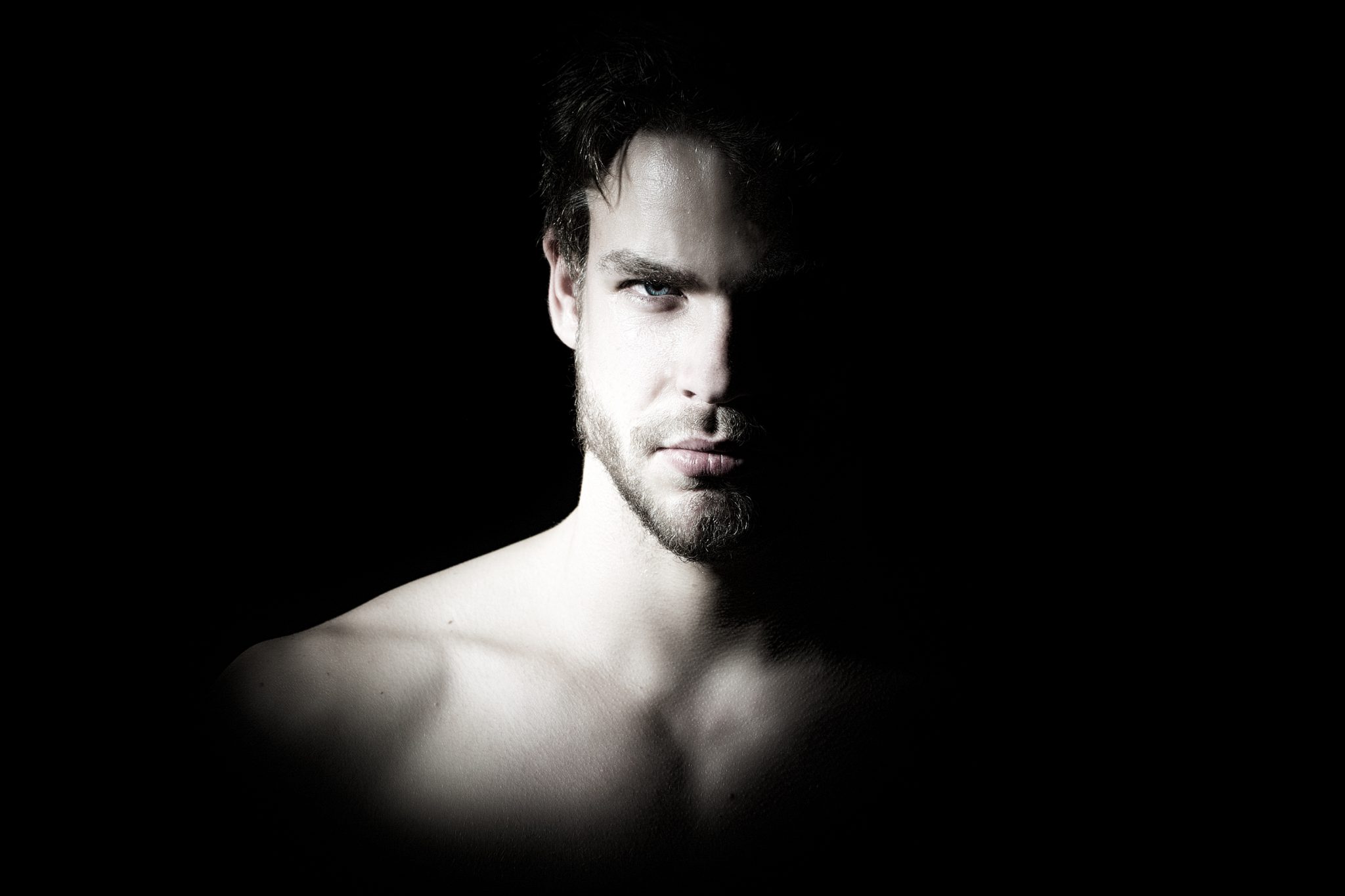 Profil du manipulateur affectif : 8 Secrets pour le reconnaître