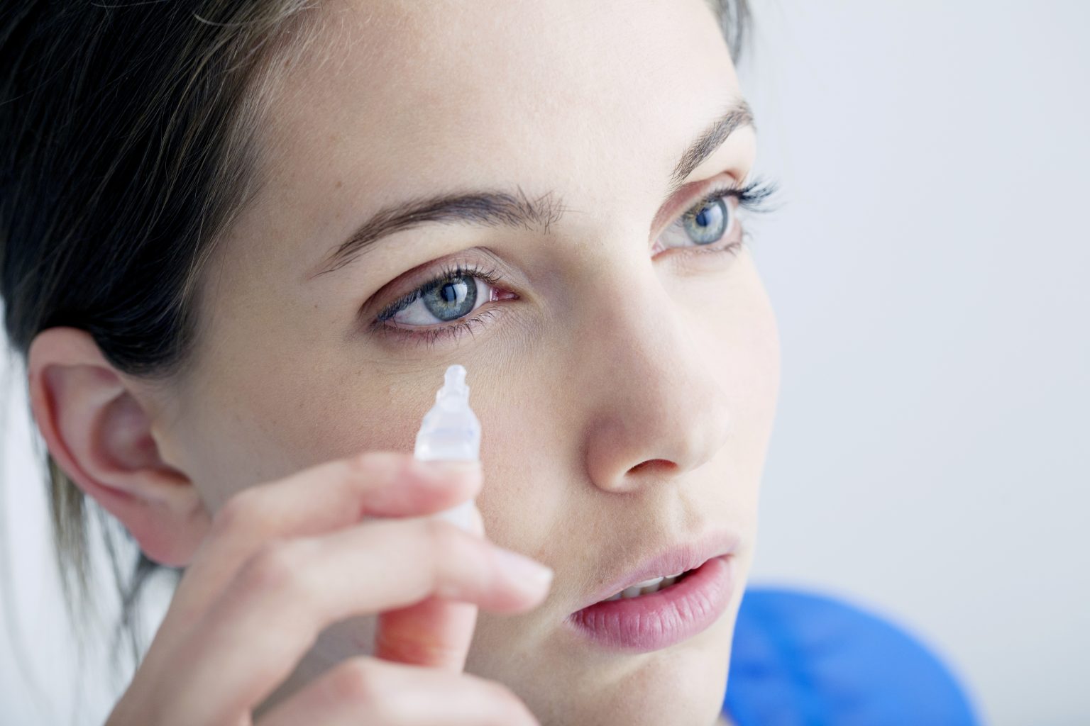 Sérum physiologique pour le nez : bénéfices, utilisation et dangers