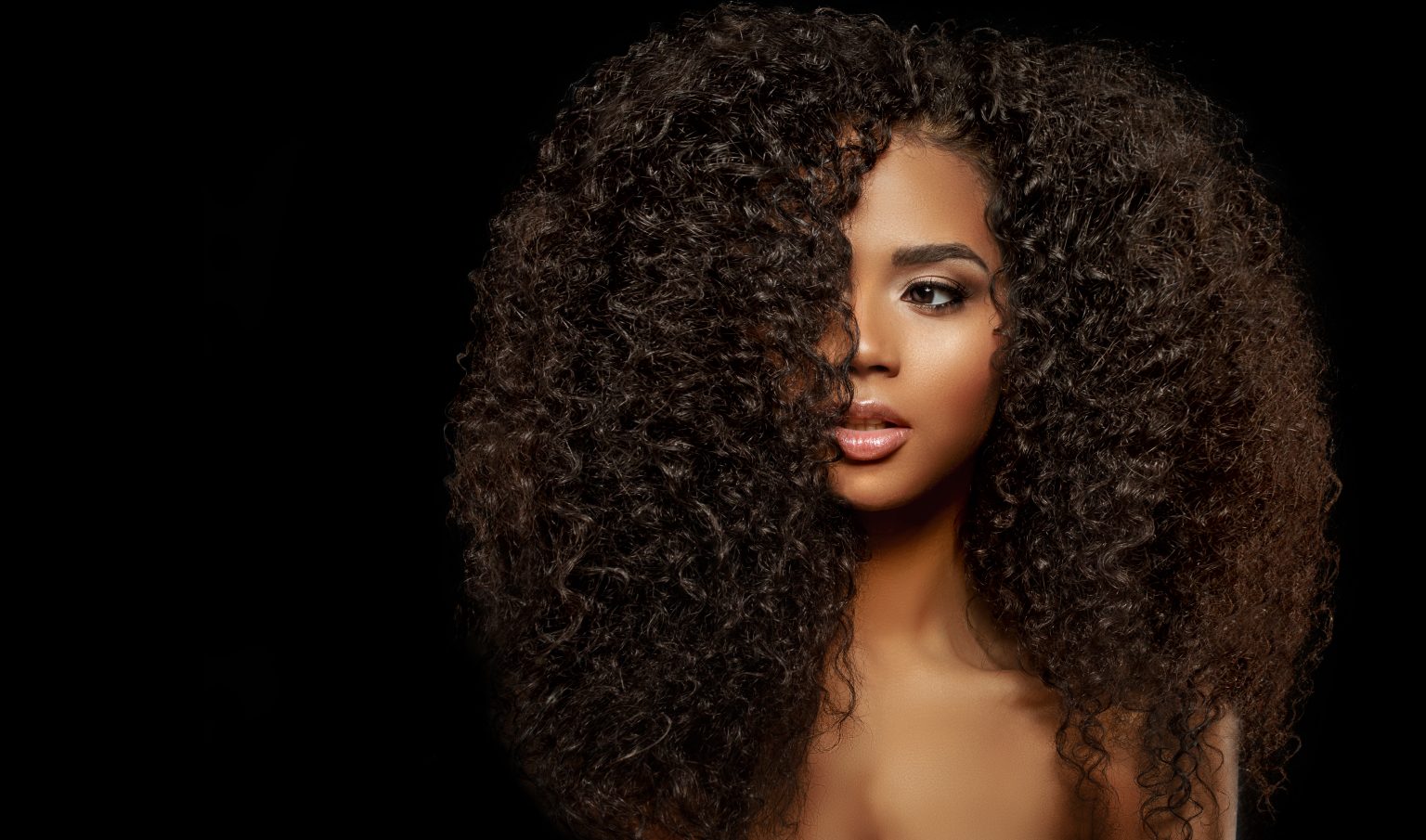 Cheveux ondulés : 19 Idées uniques et modernes pour des fluffy hair
