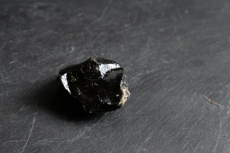 Quelle est la signification spirituelle de la pierre noire en ...