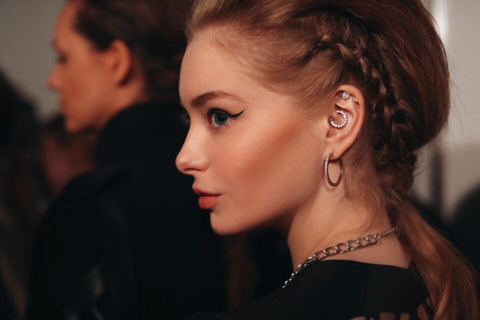 3 Trous Oreilles Signification Femme