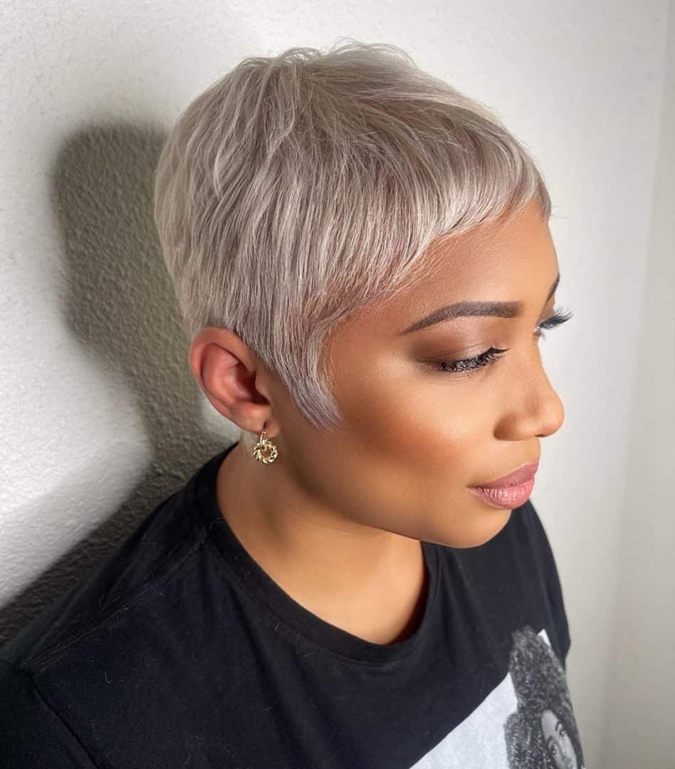 Pixie cut : 22 Coupes pixie pour les femmes sophistiquées et tendance