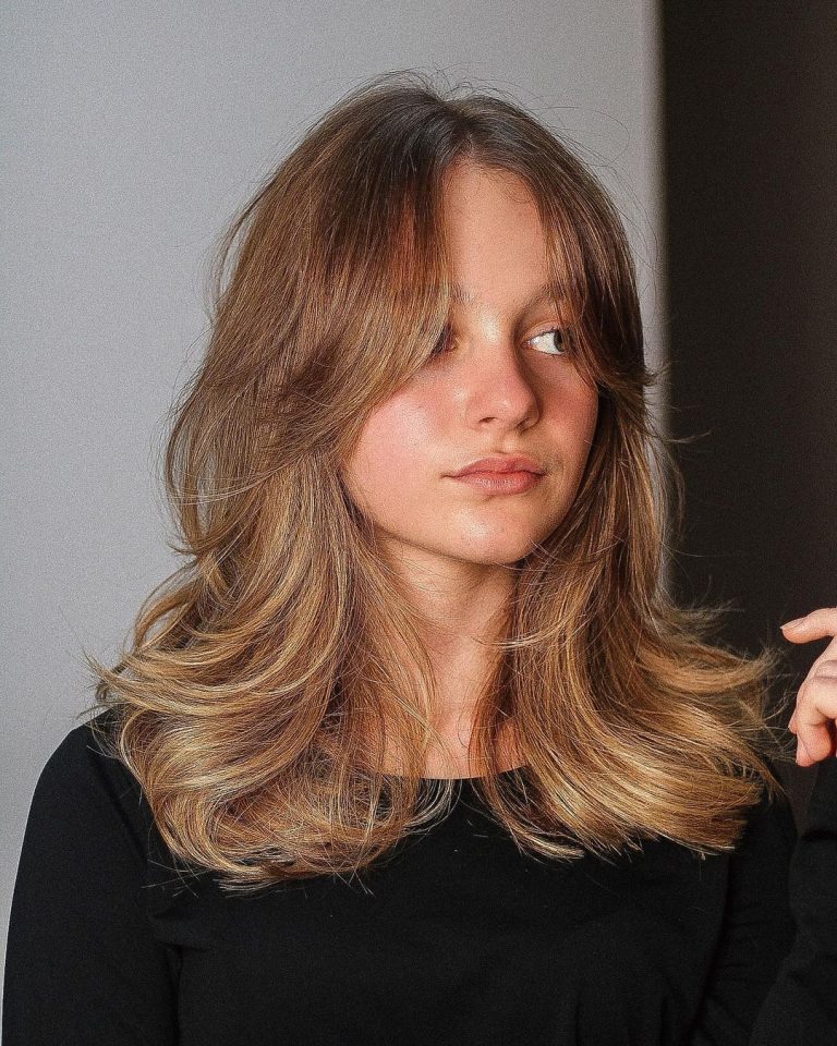 Cheveux chatain clair : 20 Idées uniques de coiffures modernes et chic