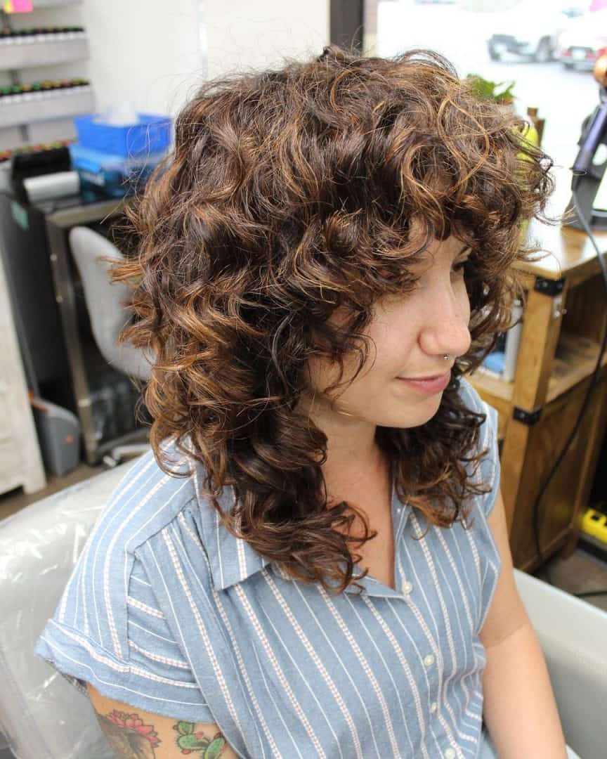 Cheveux ondulés : 19 Idées uniques et modernes pour des fluffy hair