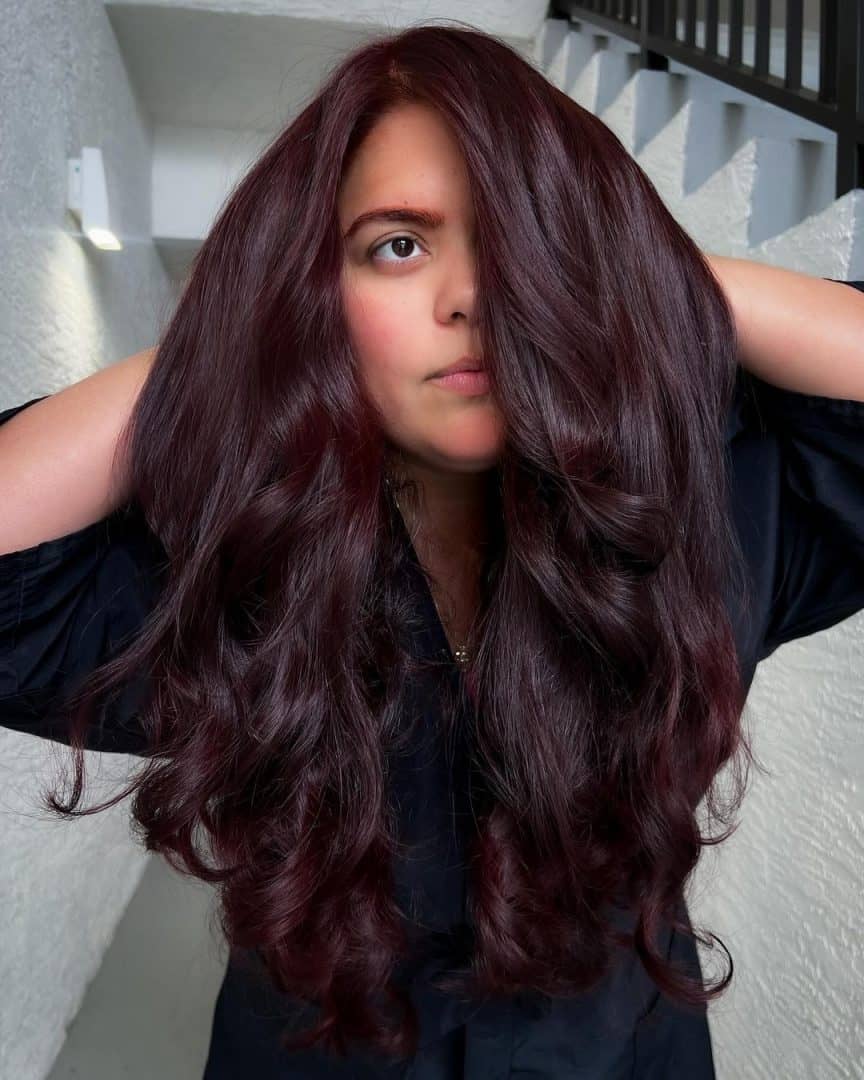 18 Idées de couleur bordeaux pour vos cheveux pour devenir une femme ...