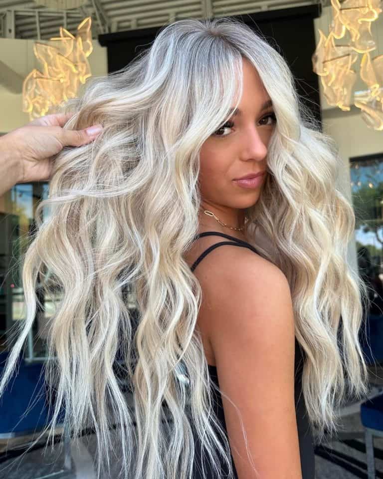 Blond platine : 30 Idées de couleur pour un look chic et élégant