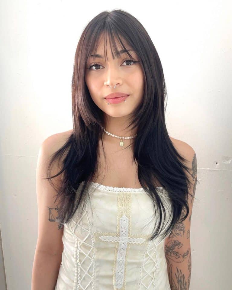 Voici comment obtenir la frange effilée parfaite pour mettre en valeur ...