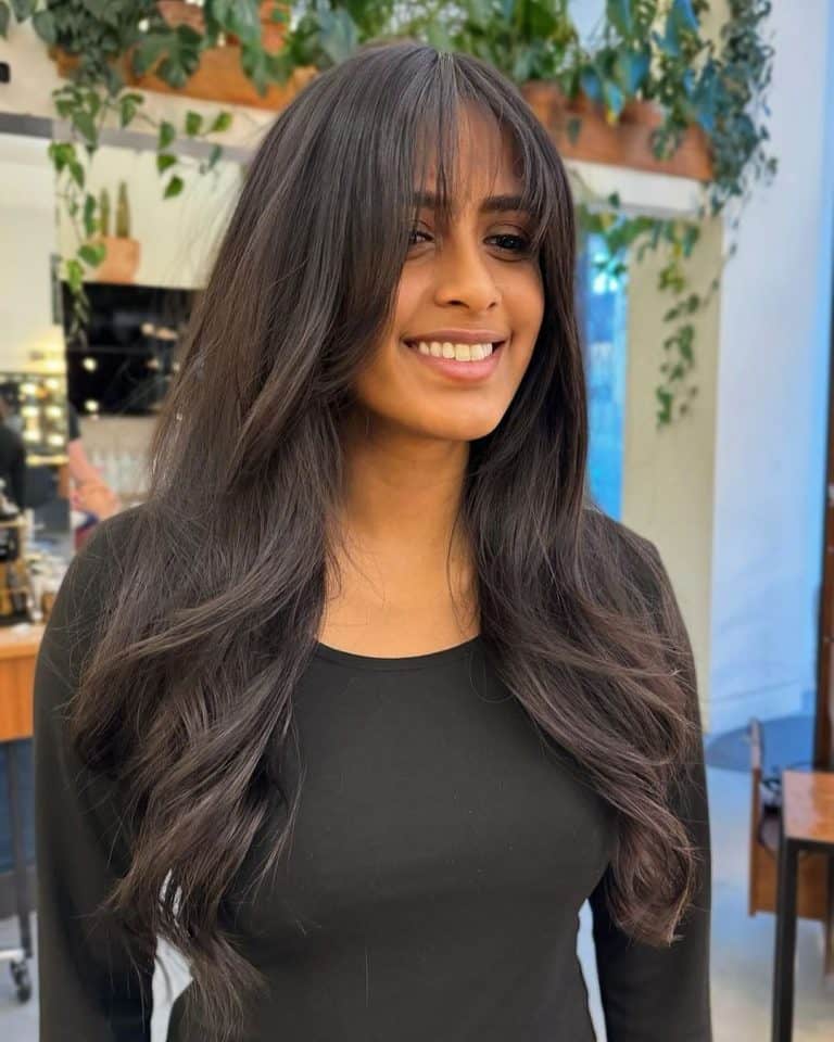 Voici comment obtenir la frange effilée parfaite pour mettre en valeur ...