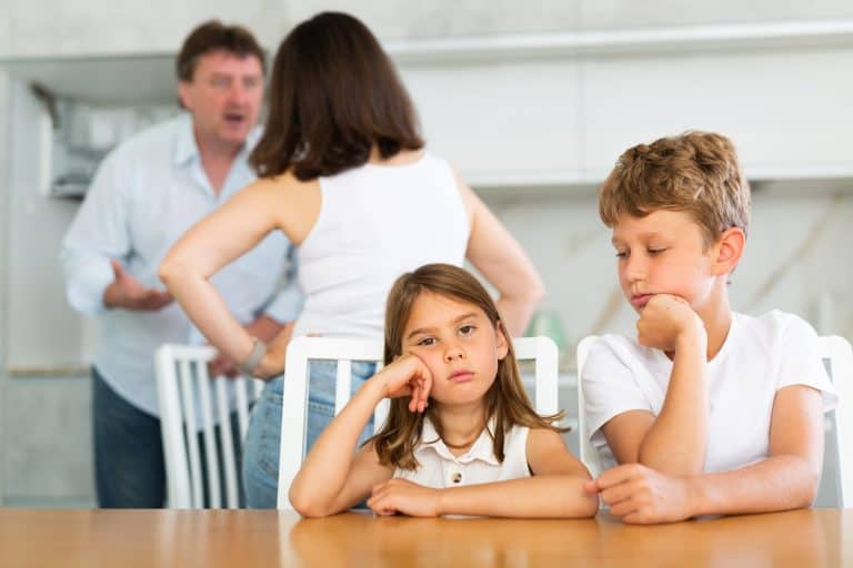 Impact des conflits parentaux : comment les disputes nuisent aux enfants